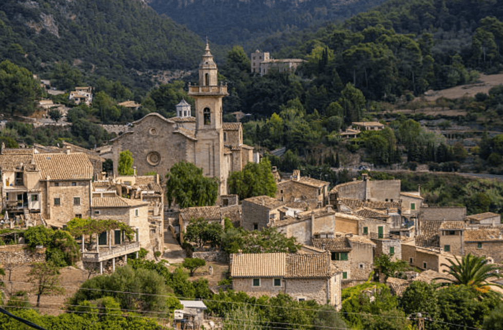 Mallorca: The Complete Travel Guide - Lost on The Route