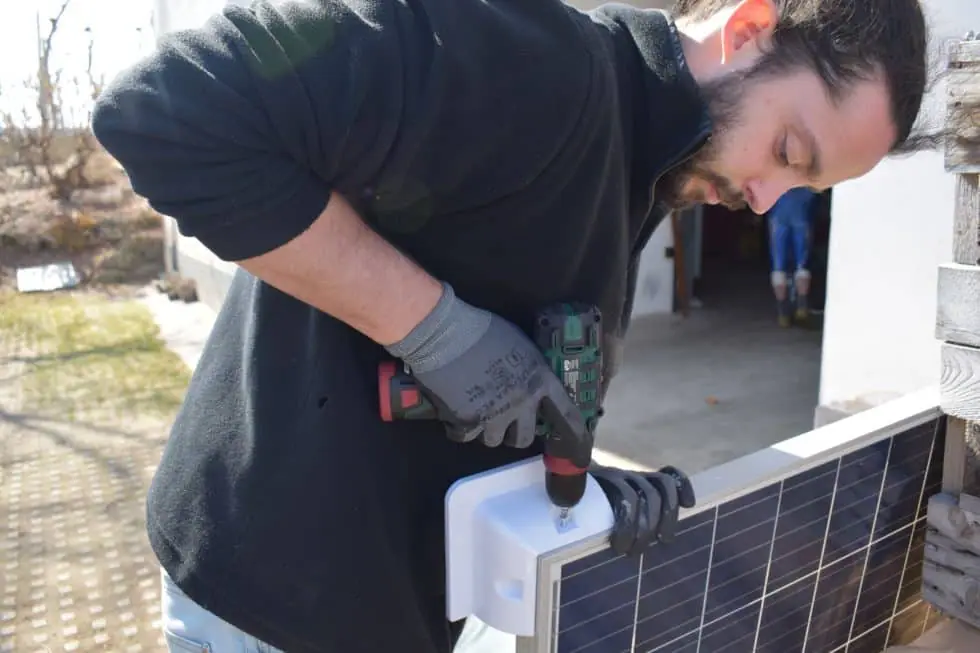 Camperizzare un Van: Come Scegliere ed Installare i tuoi Pannelli Solari