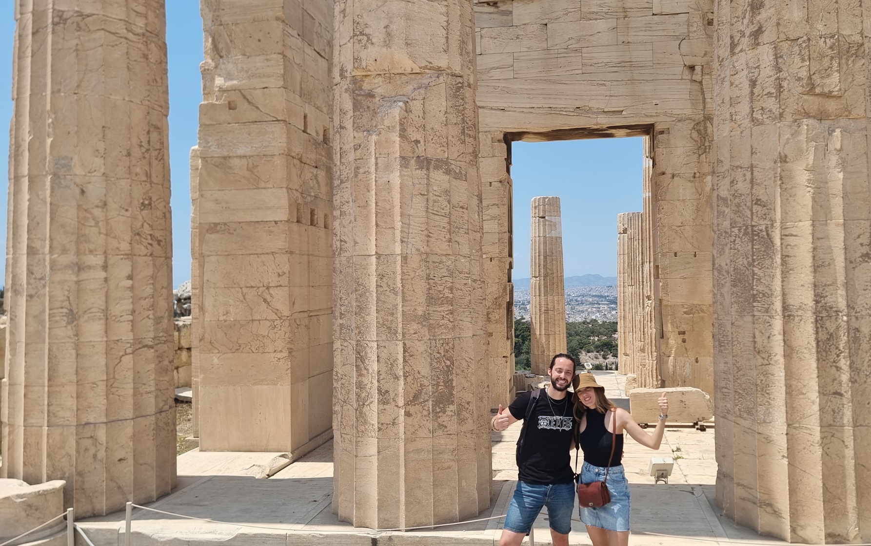 10 Awesome Benefits of Exploring the World with a Travel Buddy