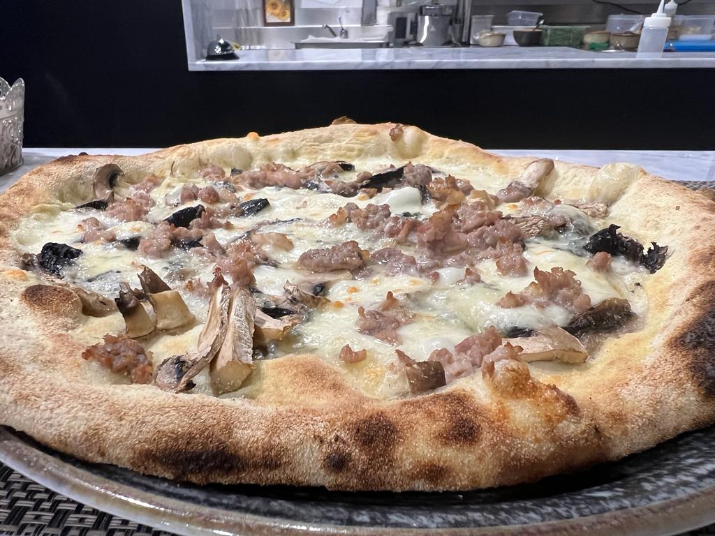 10 Most Classic Italian Pizzas: Why Italian is better than American?