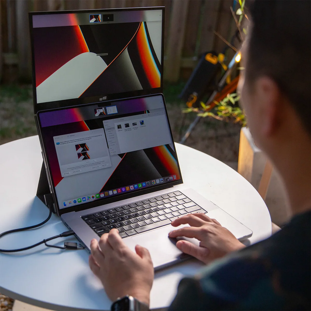 Dual Screen: my Productivity Hack as a Digital Nomad on the Road